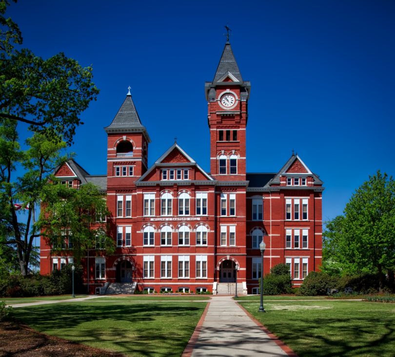 6 Best Equestrian Colleges for Summa Cum Laudable Riding - Horse Rookie