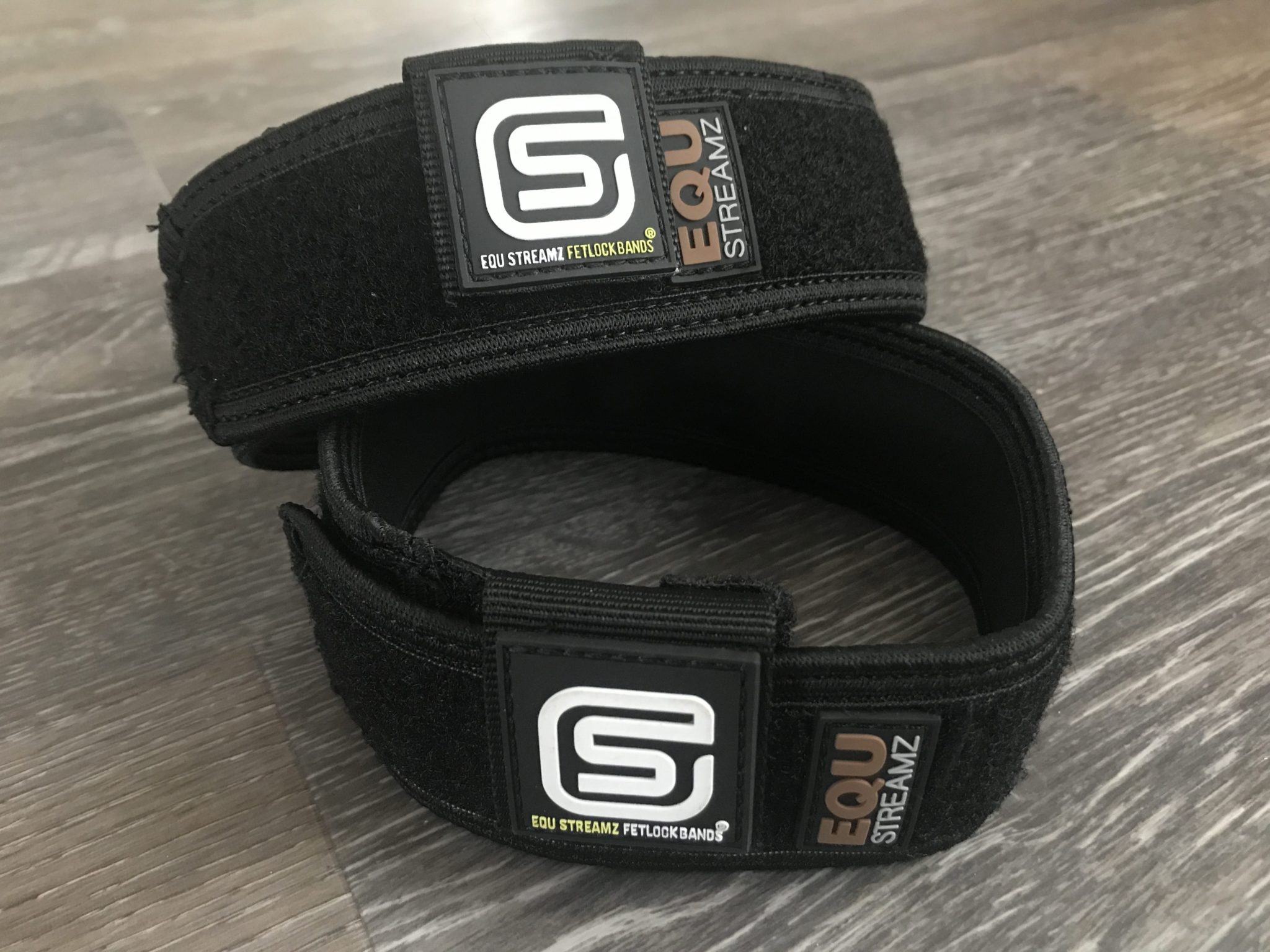 EQU StreamZ Review: Do Magnetic Bands Really Work? - Horse Rookie