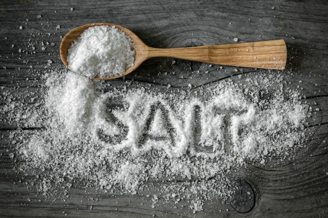 A Pinch or a Pound? How to Feed Loose Salt to Horses - Horse Rookie